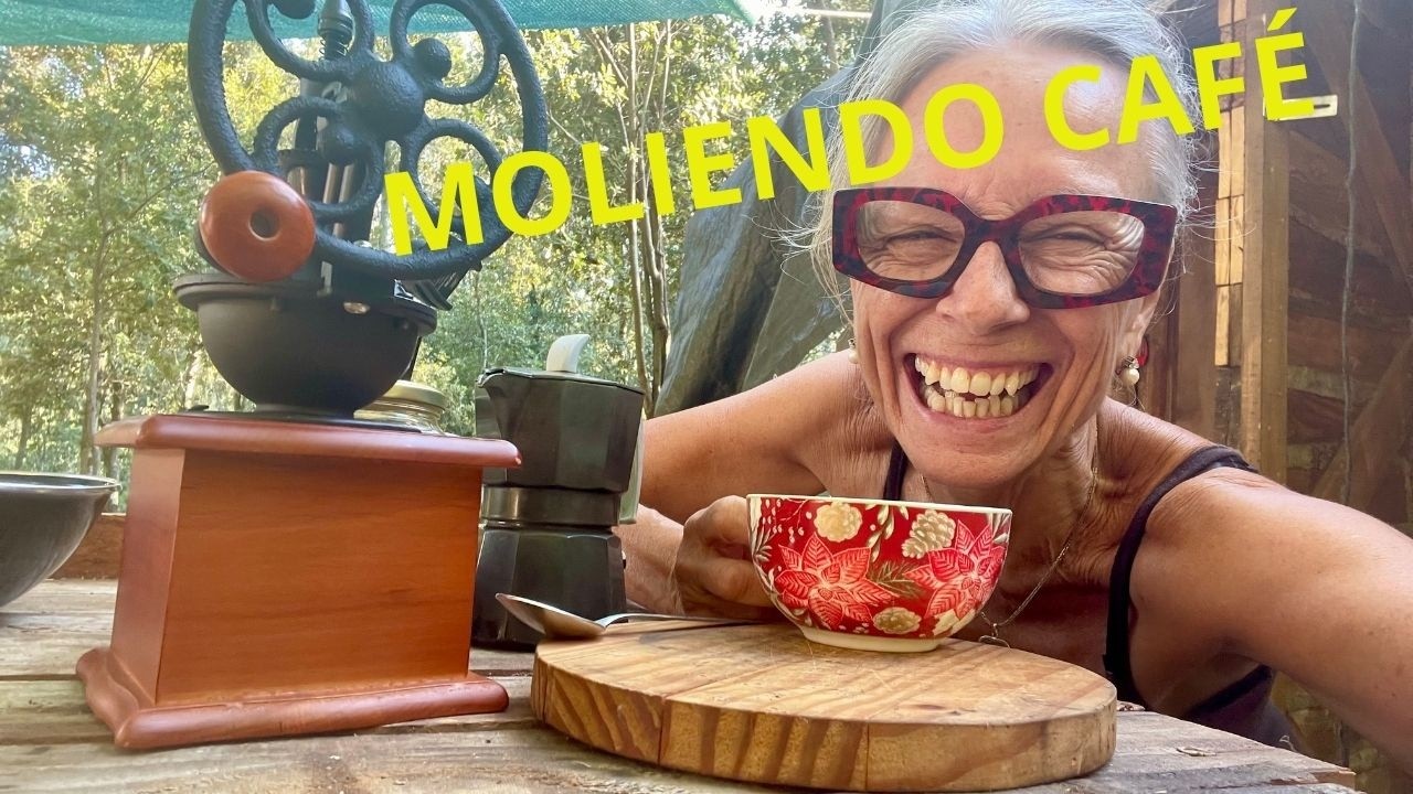 Un cafelito??? - YouTube