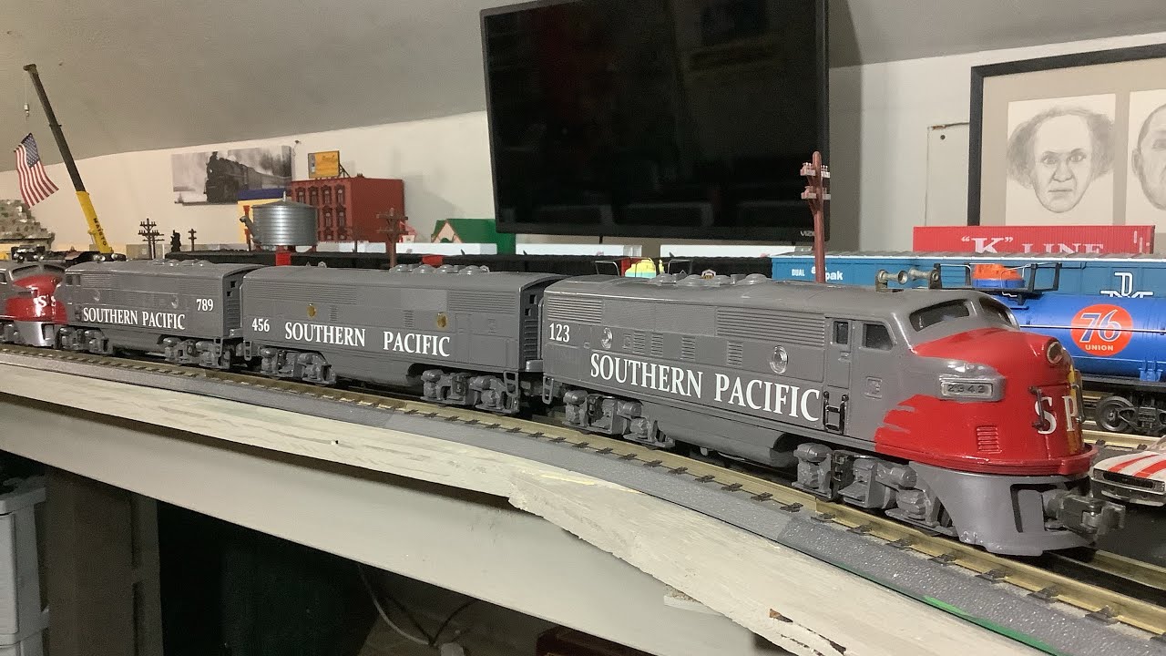 Lionel Postwar 2343s Repaints pull Giant Intermodal Train - YouTube
