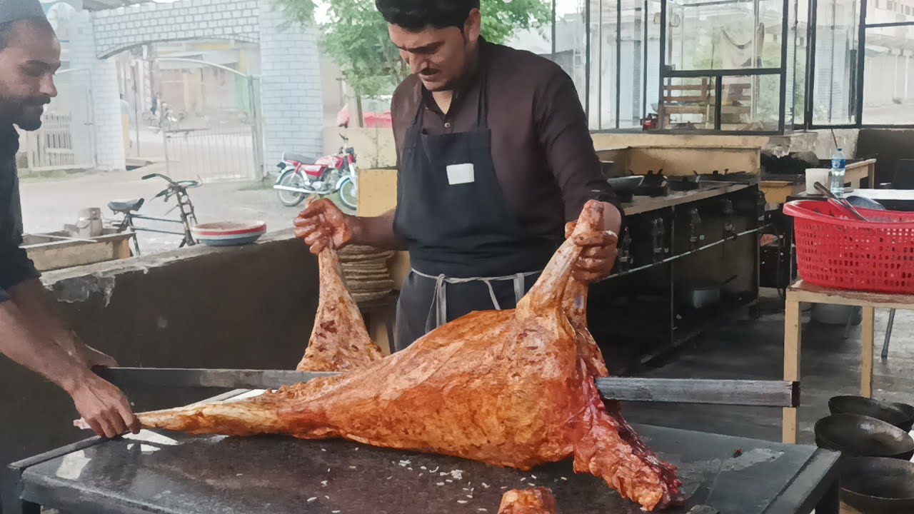 Epic Lamb Roast: Unveiling the Flavor Explosion | Whole Lamb Roast ...