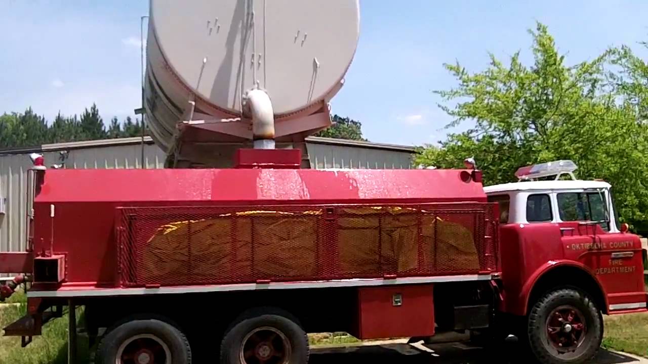 How to fill a 3,500 gallon fire tanker in 1 minute. - YouTube