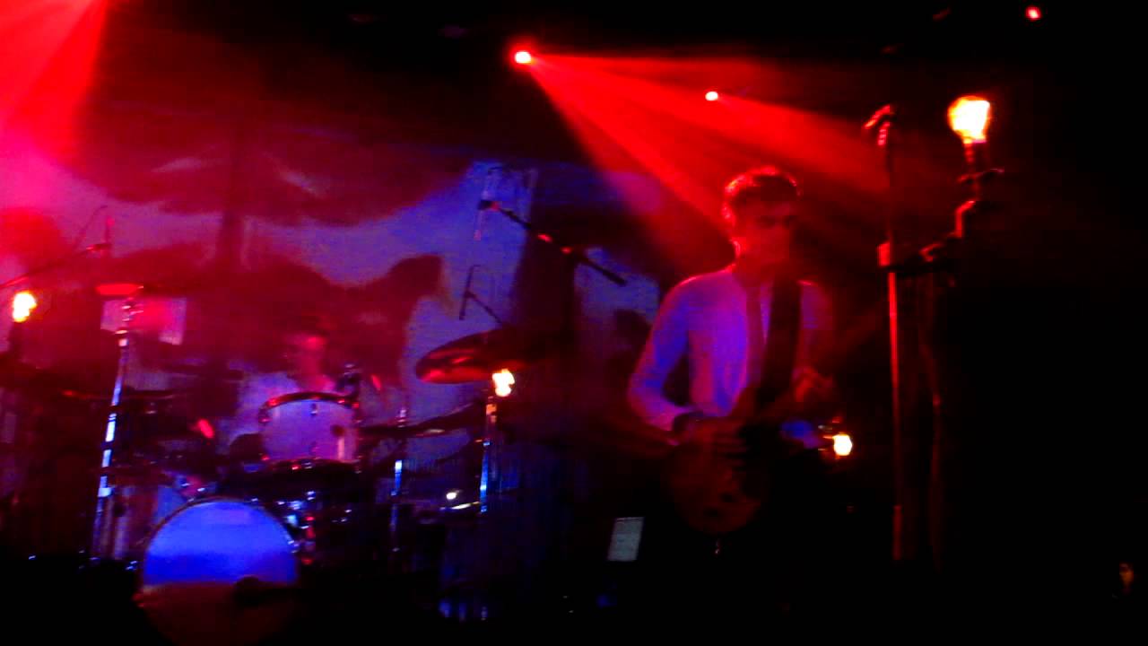 Blonde Redhead "Not Getting There" @ Echoplex 7.1.11 - YouTube