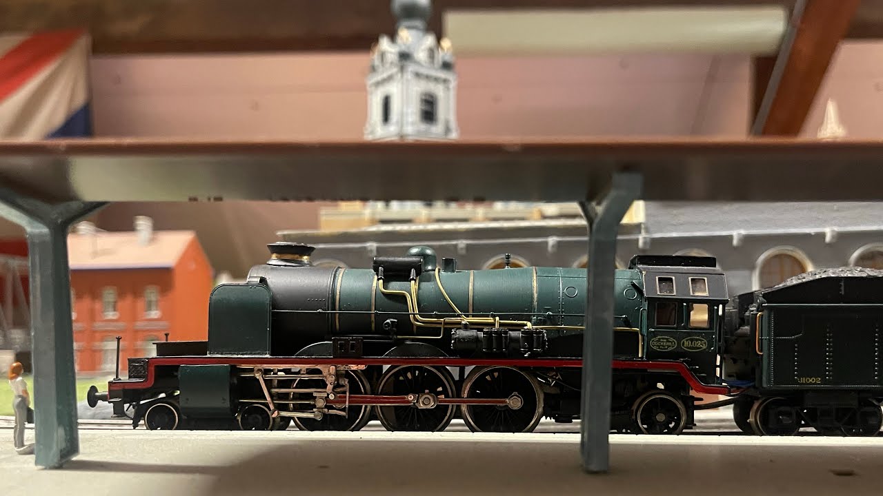 SNCB-NMBS Type 10 (Jocadis - analogique) - YouTube