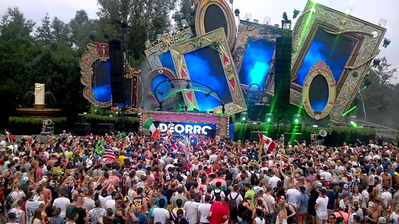 Deorro plays "YEE" live @ Tomorrowland 2015 - YouTube