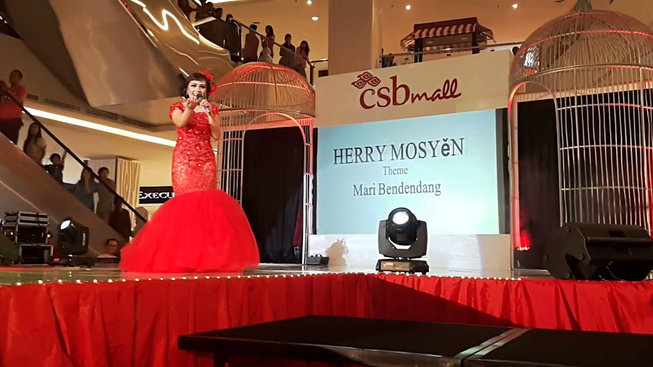 Ayu D'Academy 2 - Kejora [Fashion Week 2015] - YouTube