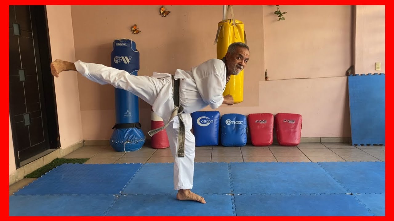 PATADA DE GIRO RECTO (TUTORIAL) | ARTES MARCIALES - YouTube