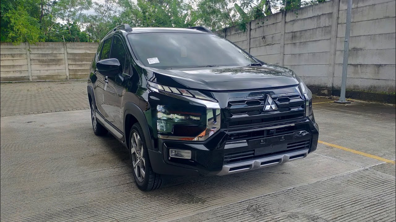 Mitsubishi New Xpander Cross Manual Terbaru Warna Hitam Tahun 2022 ...