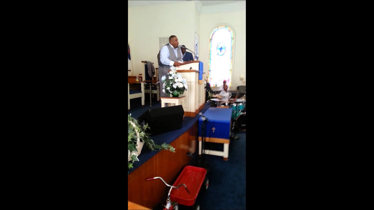 Pastor Daryl Napper ending a sermon - YouTube