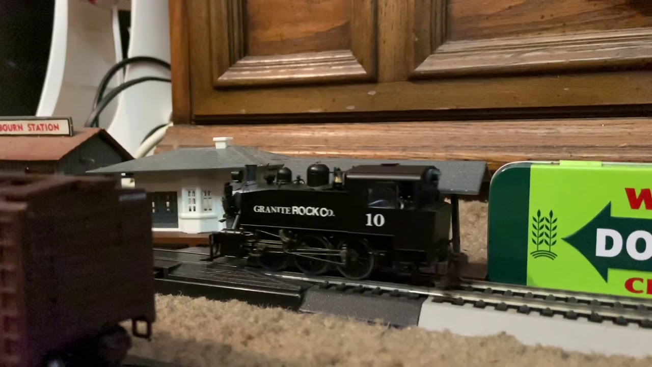 HO Scale GRANITE ROCK 10 with dcc and sound - YouTube
