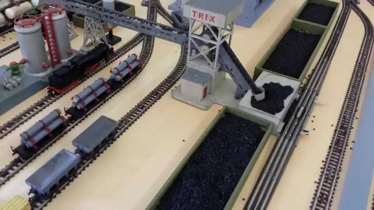 Trix TTR Conveyor - Kohle-Ent- und Beladungsanlage - YouTube