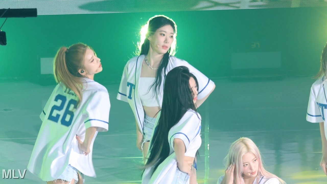 230731 ITZY 있지 채령 CHAERYEONG - None of My Business 직캠 컴백 쇼케이스 Comeback ...