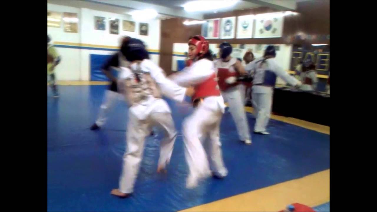Combate Chicas TKD en Viernes de Combate - YouTube