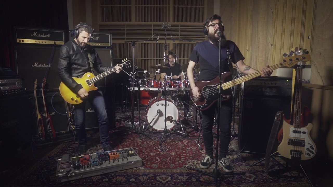 MET power trio "Escape" videoclip - YouTube