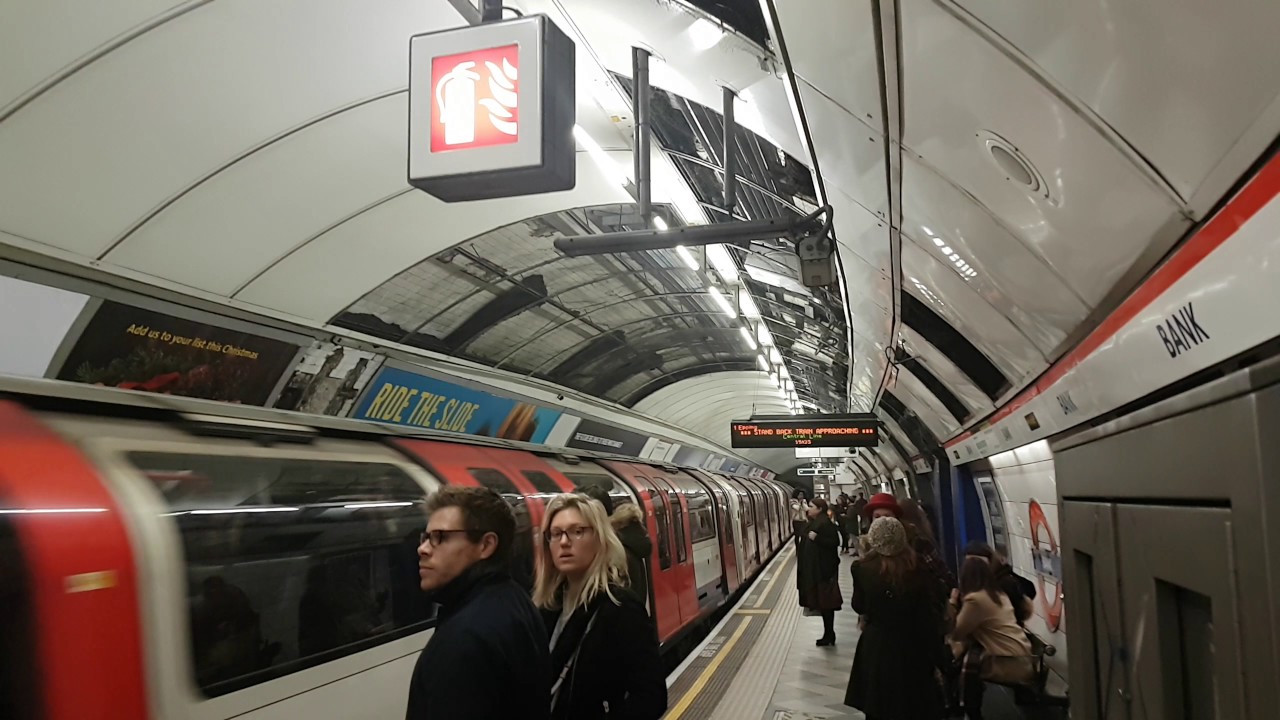 Central Line at Bank on the London Underground: 1992 Tube stock - YouTube