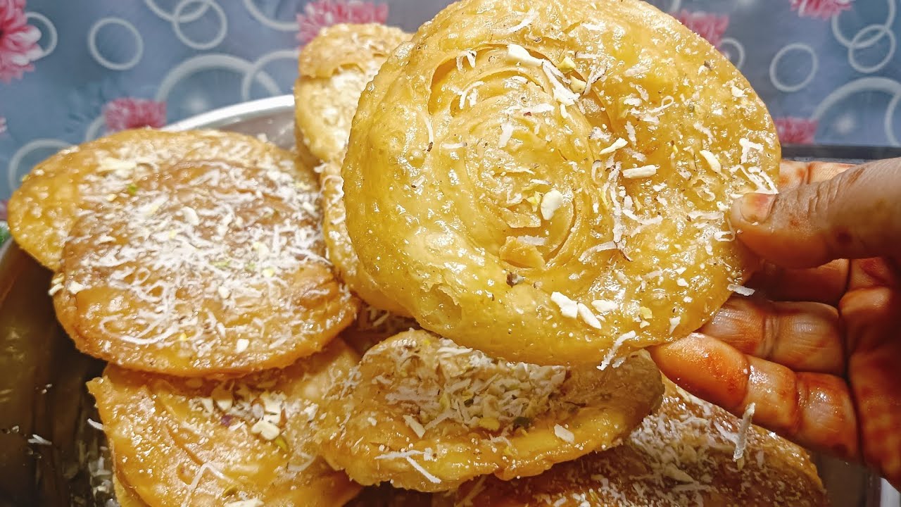 Crispy warqi puri recipe | Muharram special warqi puri or warqi chonge ...
