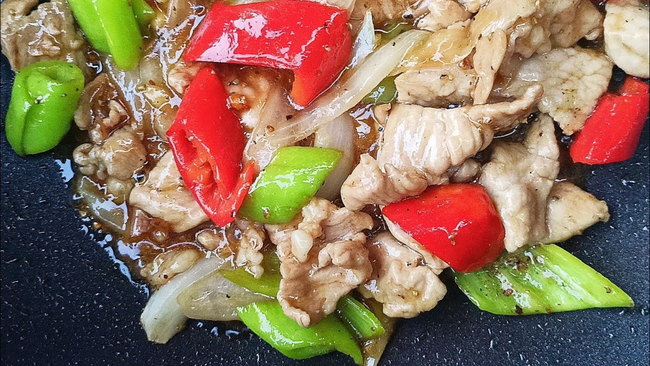 สันคอหมู ผัดพริกหยวก เมนูทำง่าย ( Stir-fried pork neck with banana ...