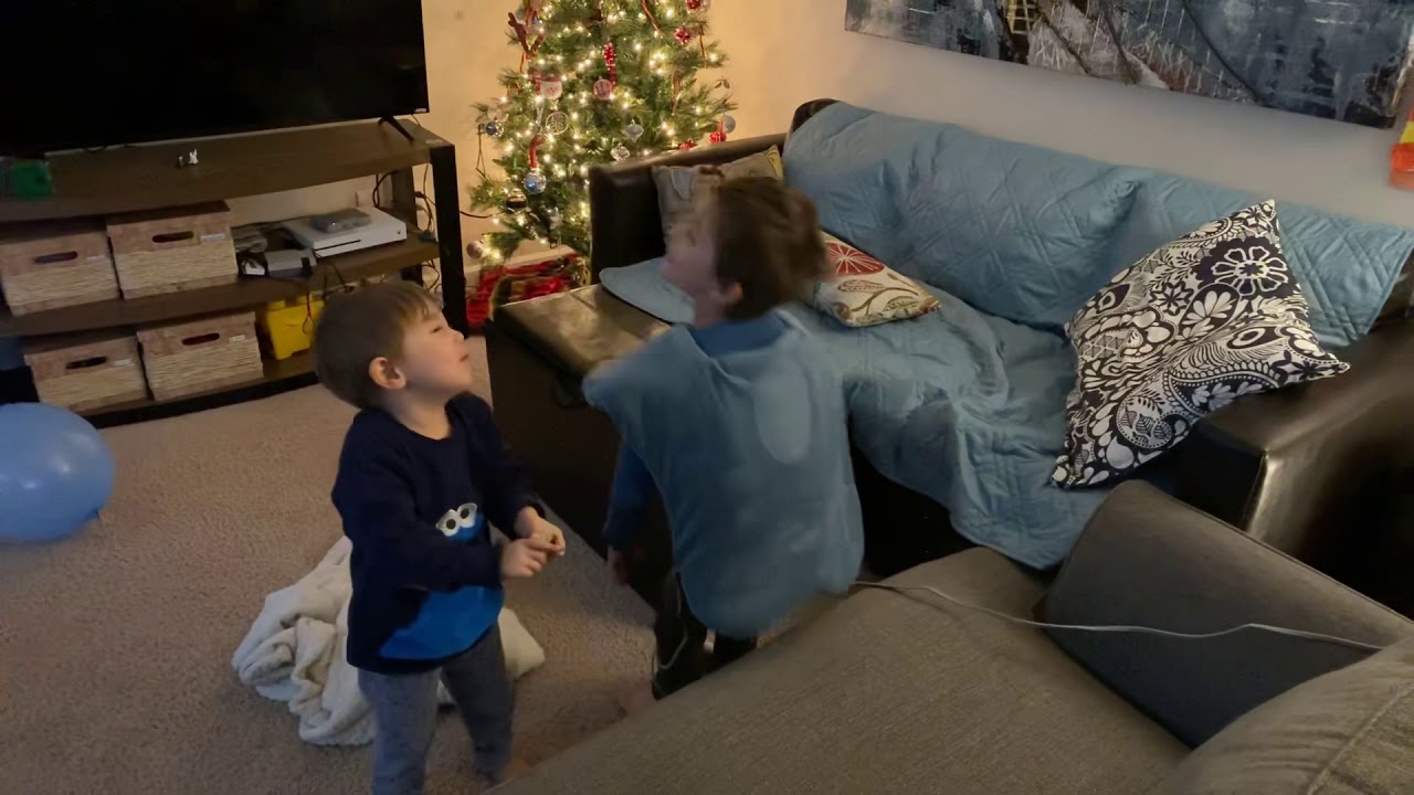 Noah And Quinn 12-7 - YouTube