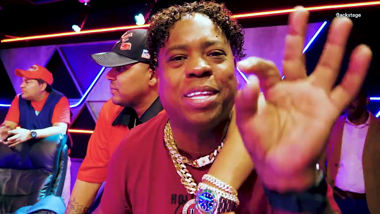 ASI LUCE LA NUEVA CABINA DE ALOFOKE RADIO SHOW - DESFILE DE ESTRELLAS ...