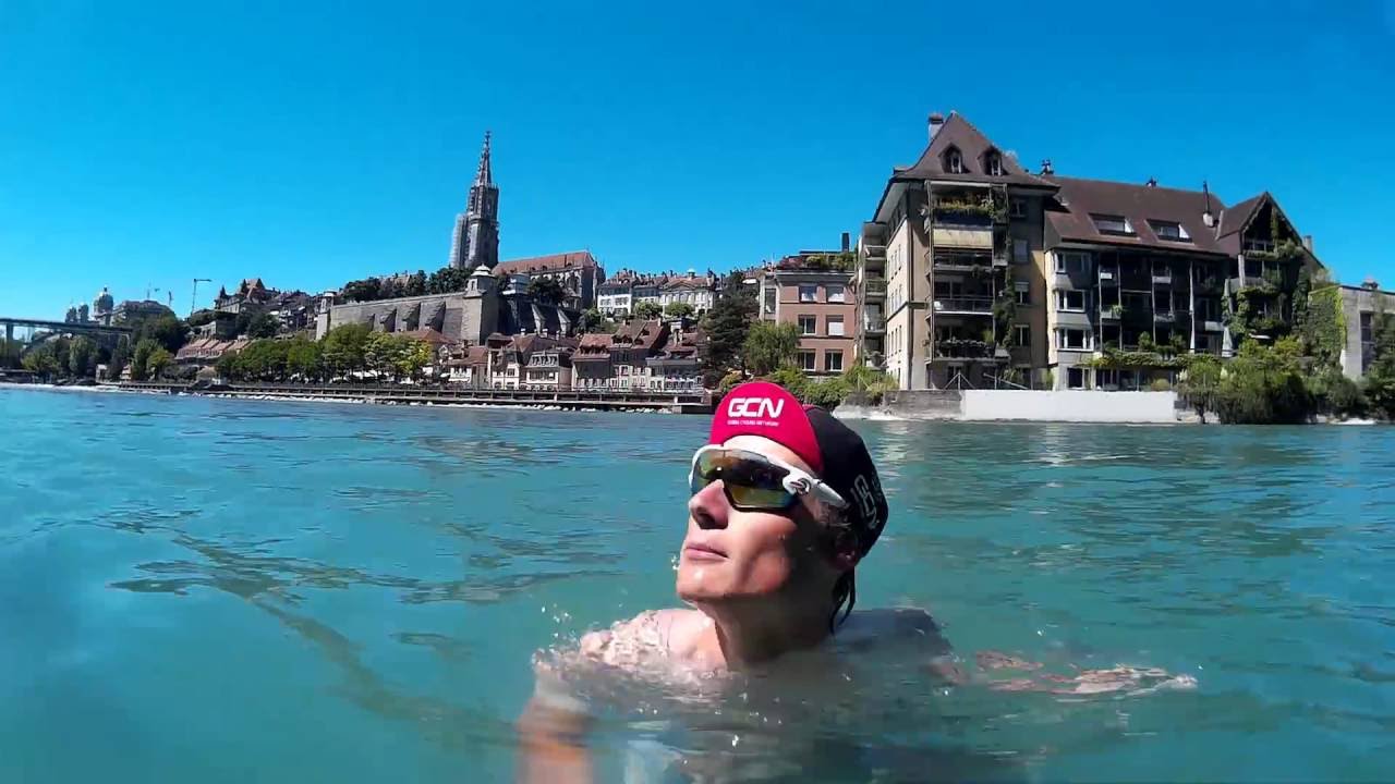 Swimming in Aara, Bern - YouTube