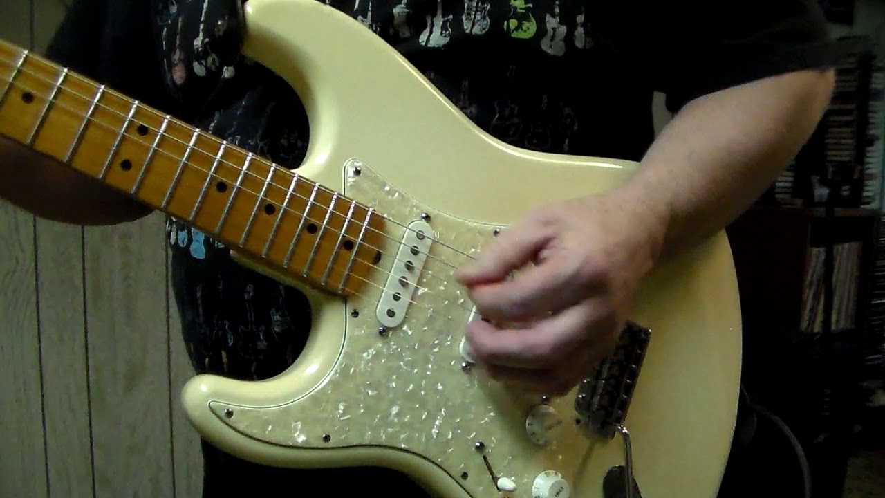 Fender Stratocaster treble bleed - YouTube