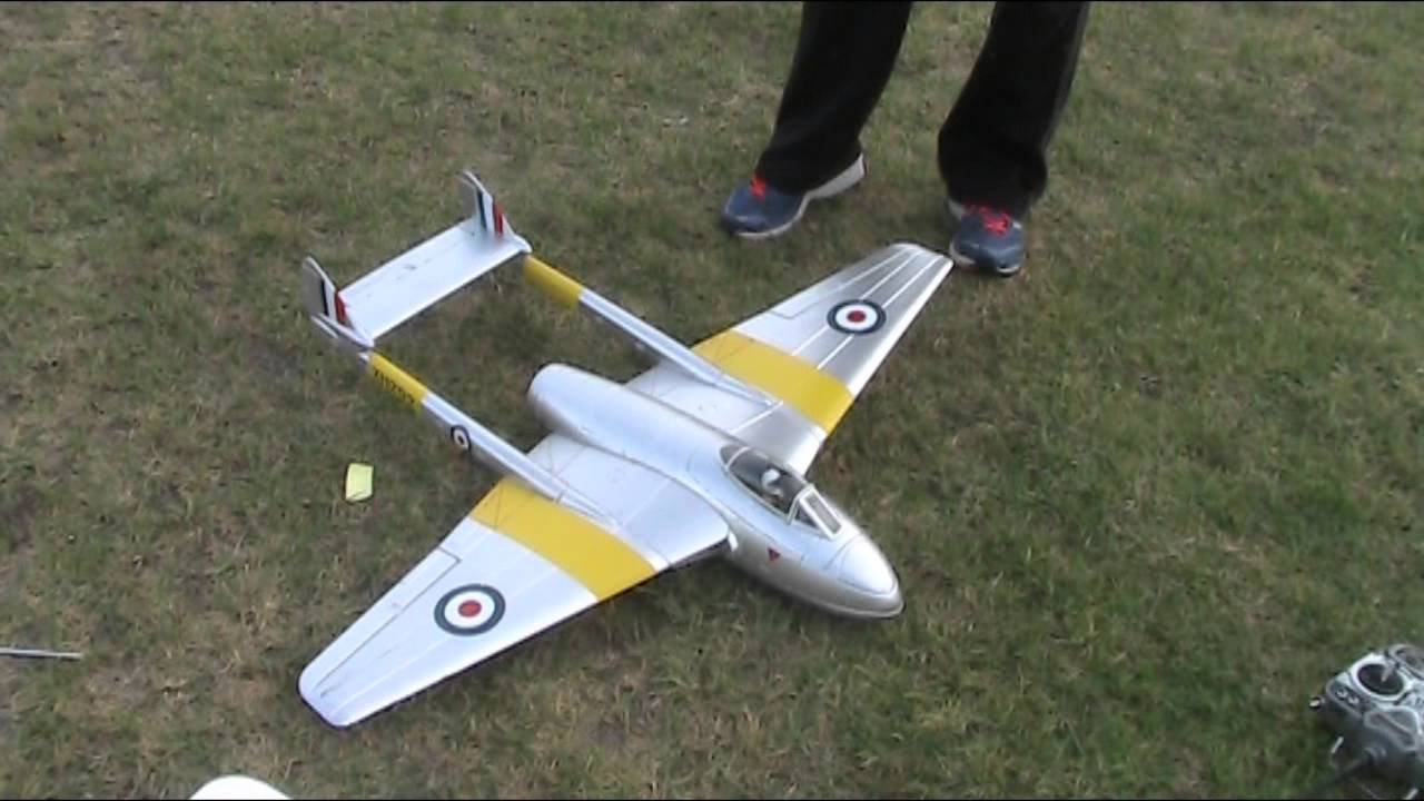 Durafly Vampire, Hobbyking Hawk, Durafly Zephyr - YouTube