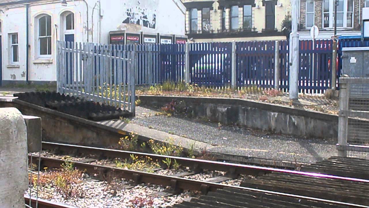 Paignton Level Crossing - YouTube