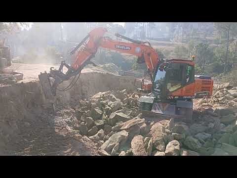 Doosan Excavator in Action: Unmatched Power & Performance #video #excavator #develon #dosankowide 