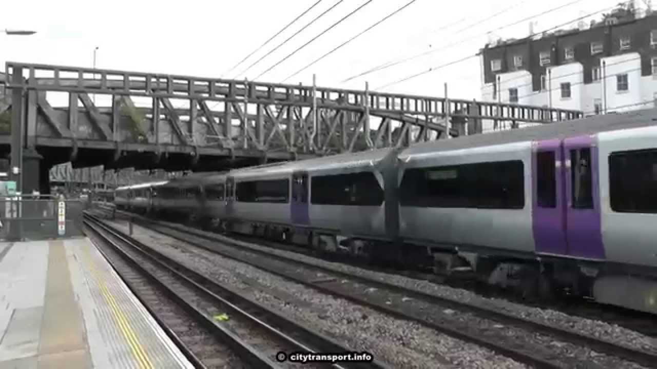 Unbranded Heathrow Express Liveried Class 360 passes Royal Oak Station ...