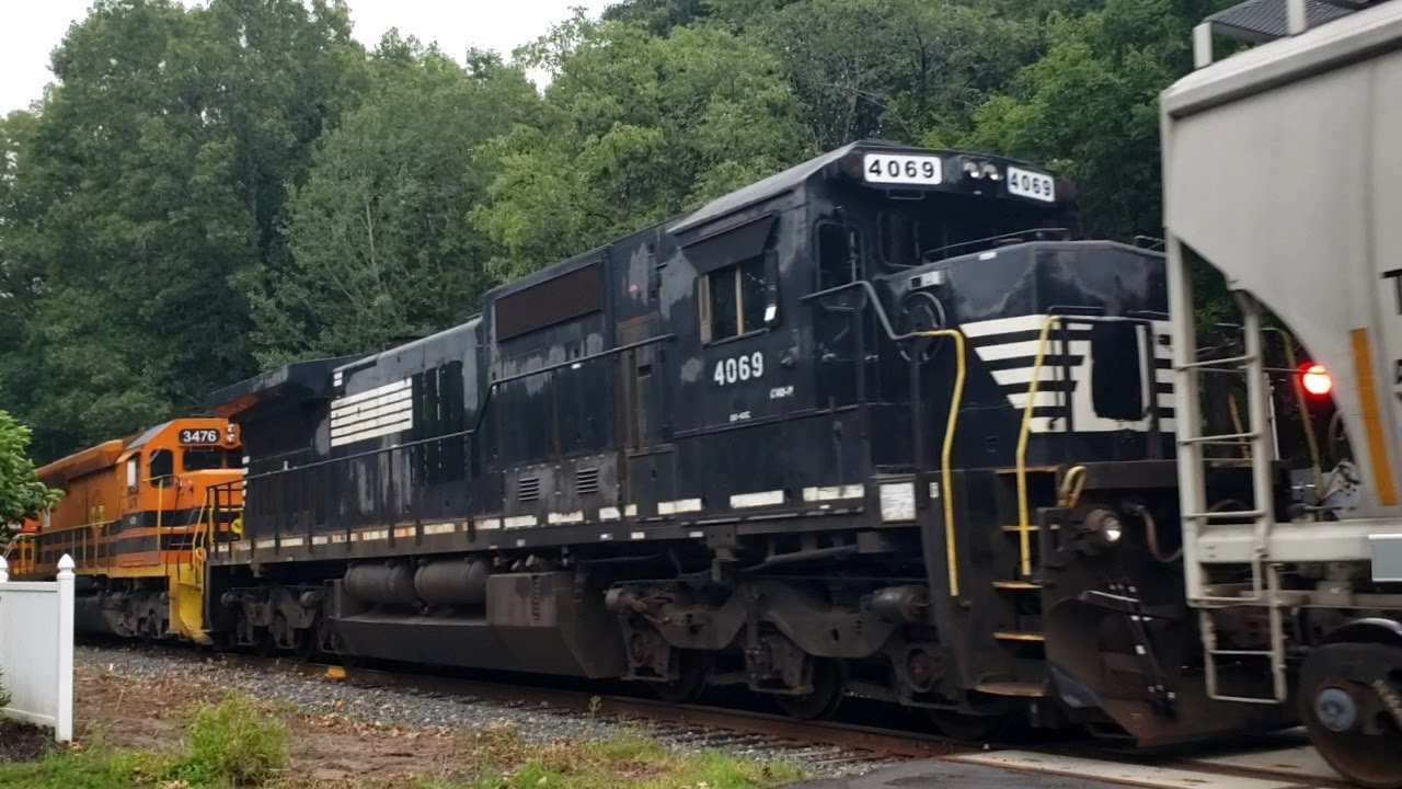 NECR 606 North With Ex NS C40-8 In tow. - YouTube