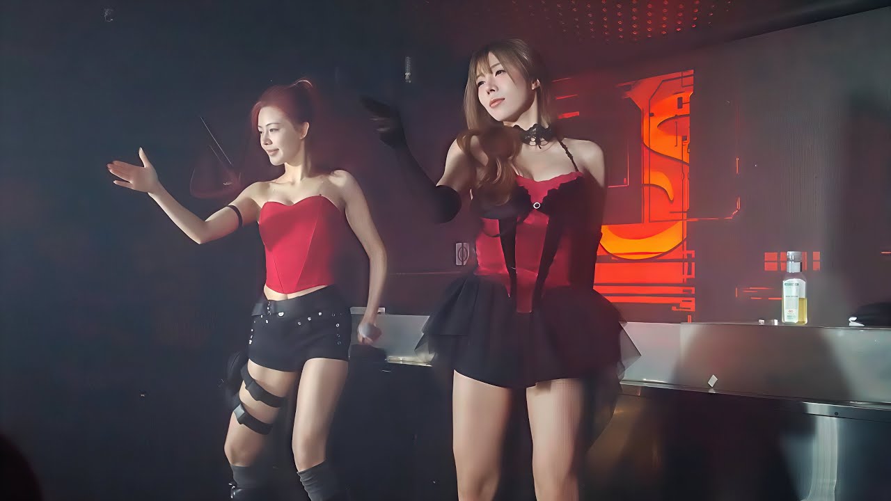 1 Hour 童珺 ️漫步人生路 ️Man Bu Ren Sheng Lu (Dj Ken VinaHouse Remix 2026 ...