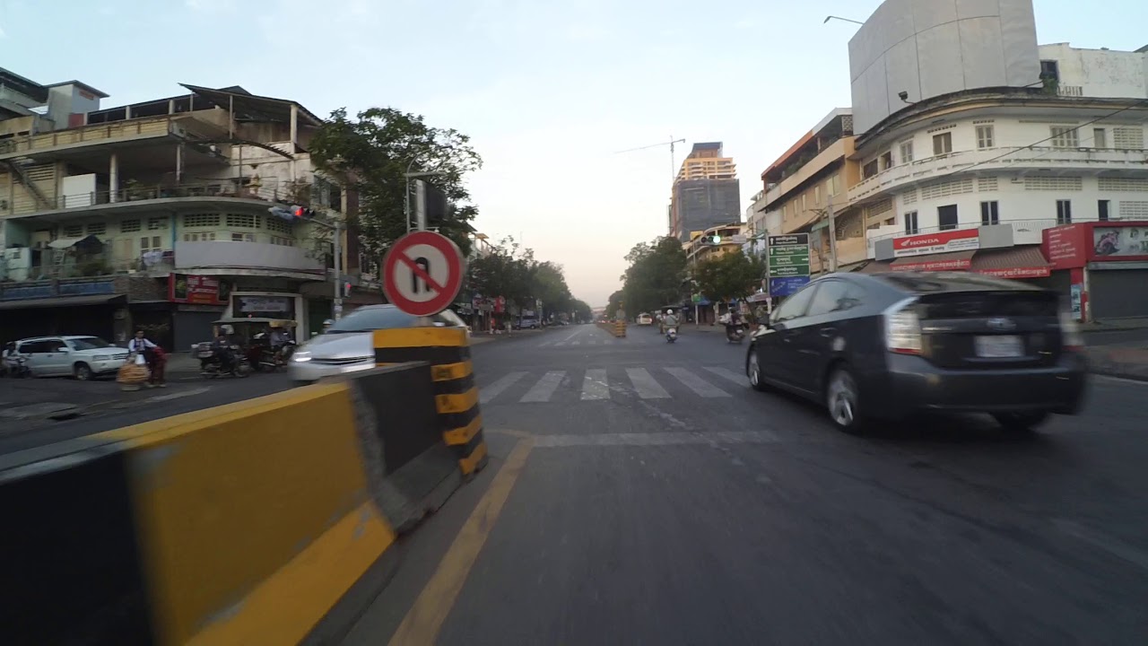 red light violation in the morning - YouTube