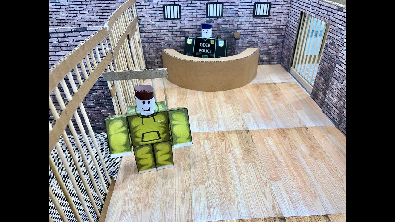Prison and Police at ROBLOX. Jail break. Cardboard game - YouTube