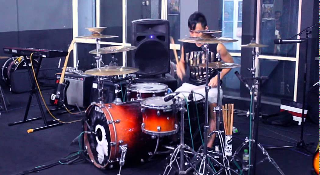 Tips Bermain Drum dari IKMAL TOBING (part2) - YouTube