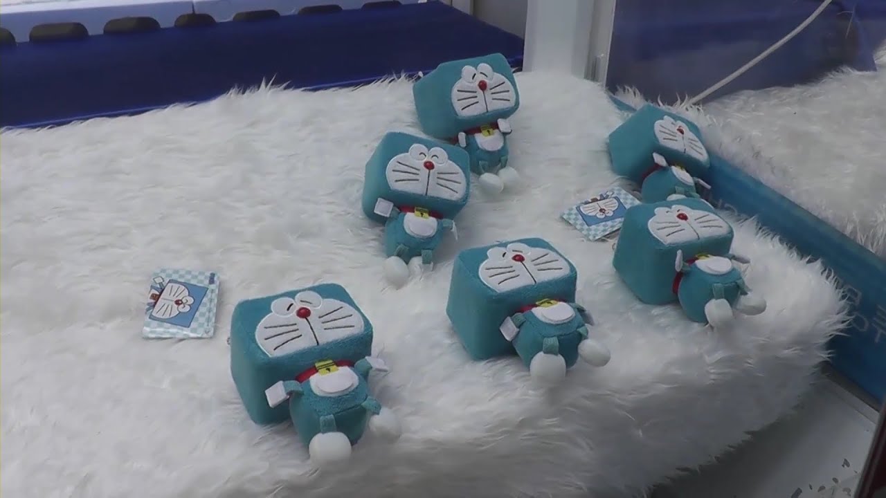 Square Doraemon Claw Crane Game - YouTube