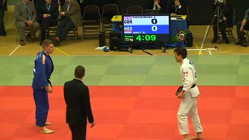 Jan Gosiewski takes on Richard Smit in an -73kg bronze medal contest at ...