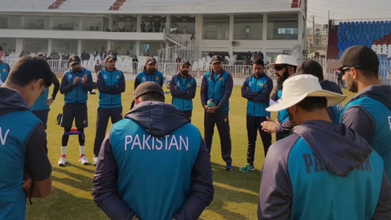 Pakistan players may take a pay cut as fitness test set to start - YouTube