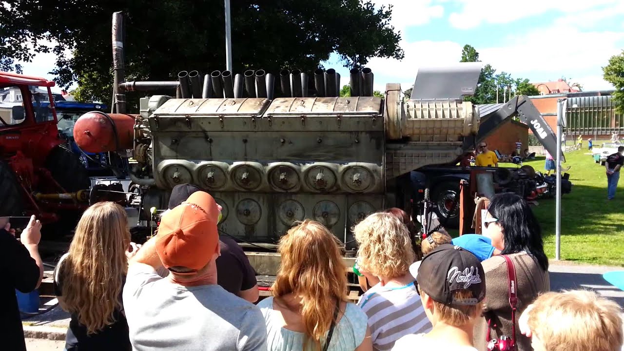 126 L V12 engine. (From a locomotive) - YouTube