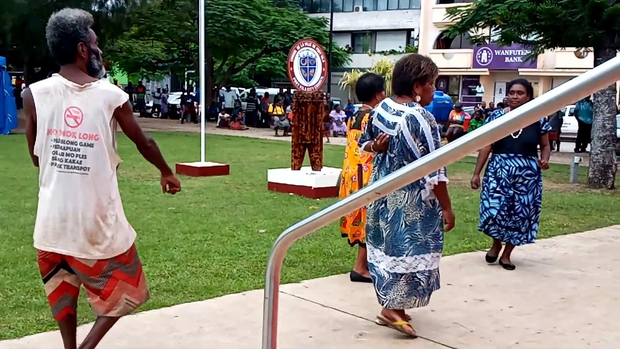 Malnaruru Local String Band - YouTube