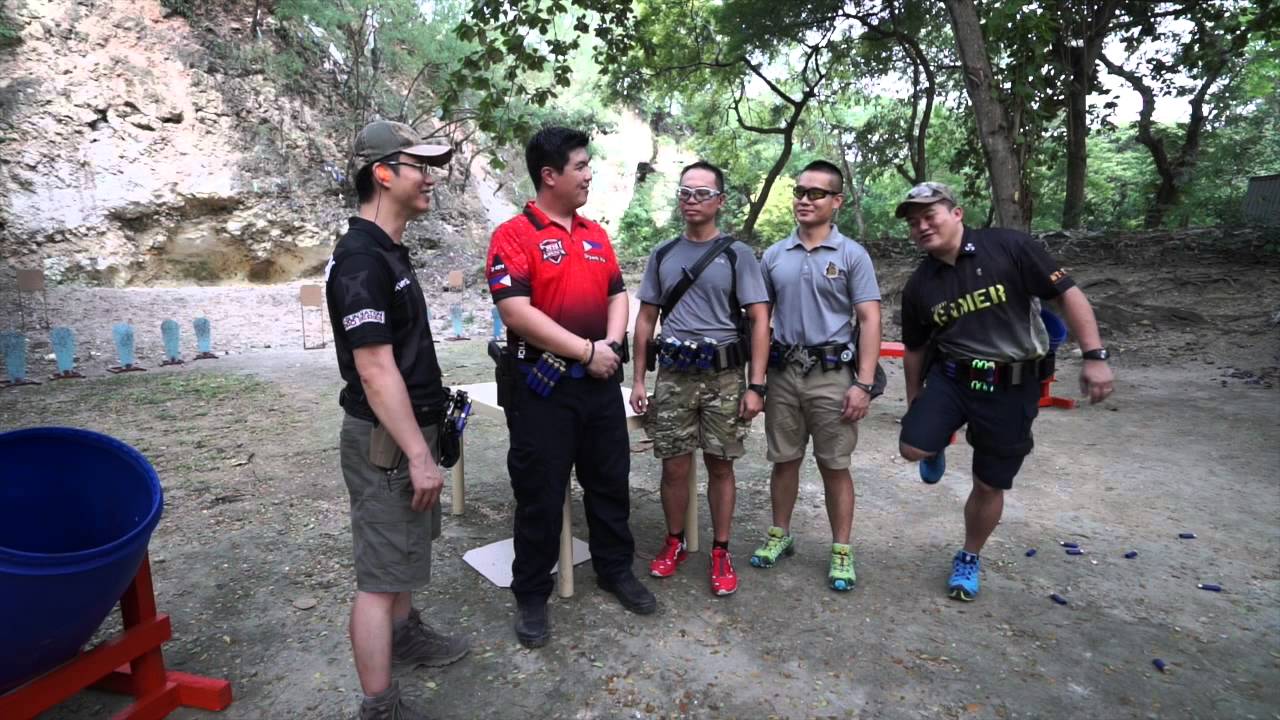 Bryant Yu, Grand Master, 3 Gun Shooting Course - YouTube
