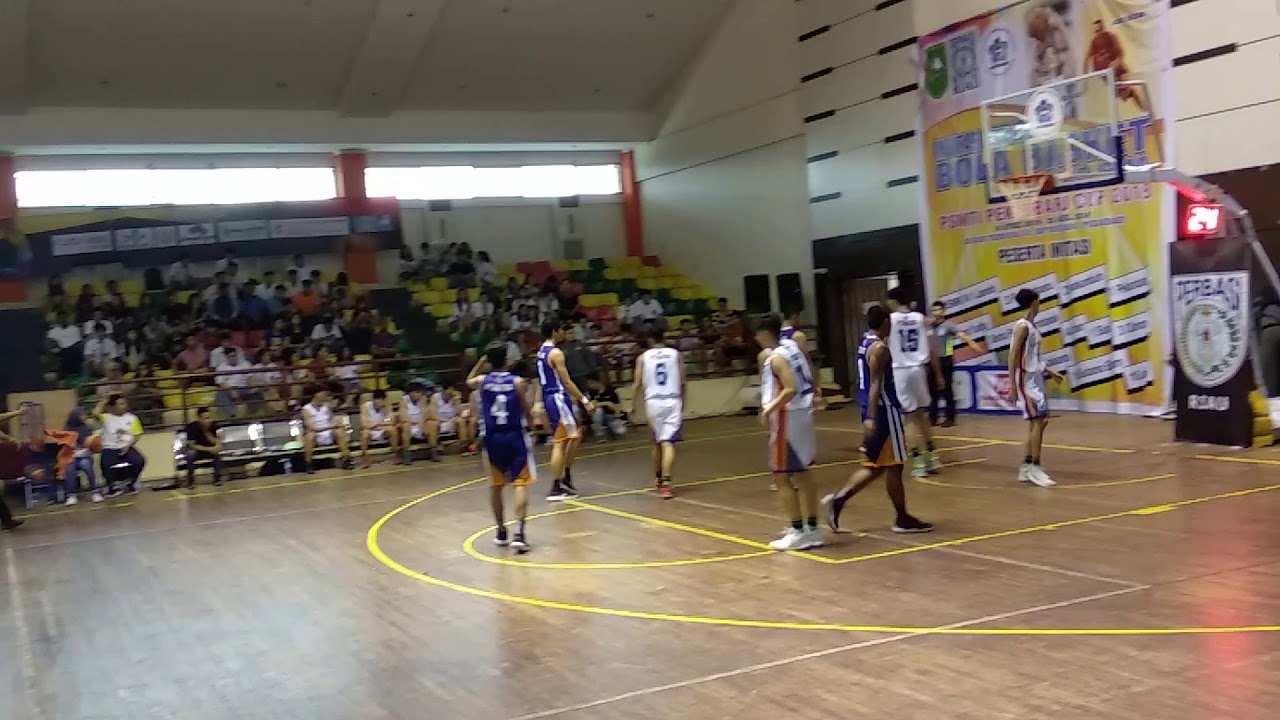 SMA 116 Jakarta vs SMA Santu Petrus Pontianak - YouTube