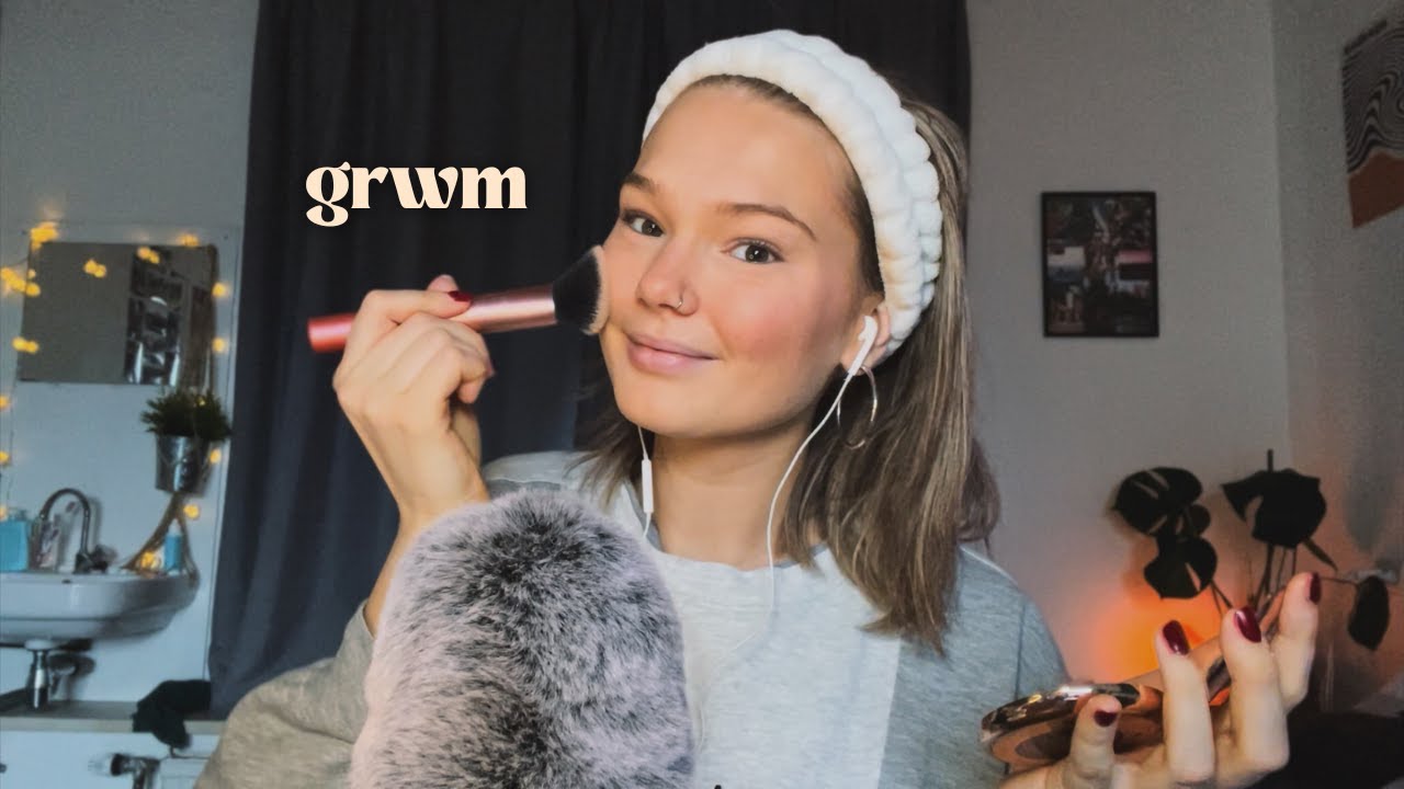 ASMR doing my makeup 💓💄🎀 - YouTube