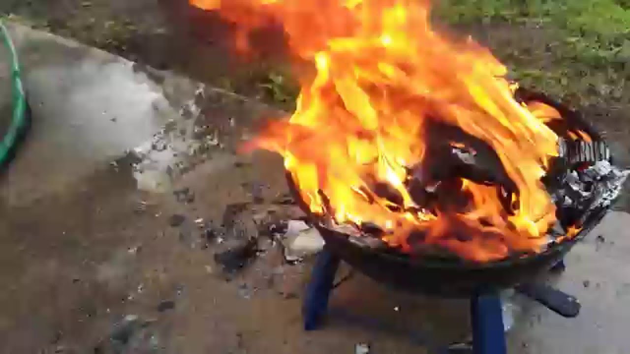 Quemando papeles - YouTube