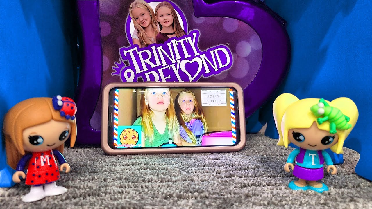 Trin and Madi Go To the Movies!!! - YouTube