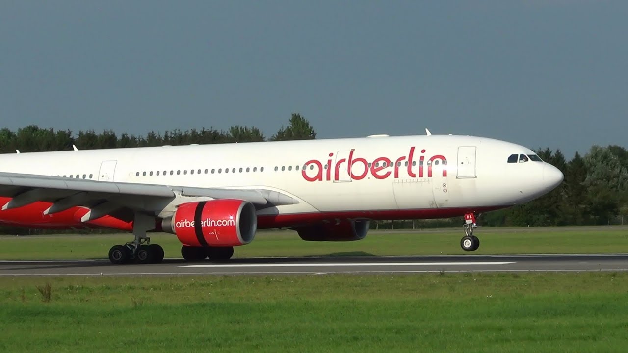 Air Berlin Airbus A330-223 (A332) D-ALPA landing at Hamburg Airport ...