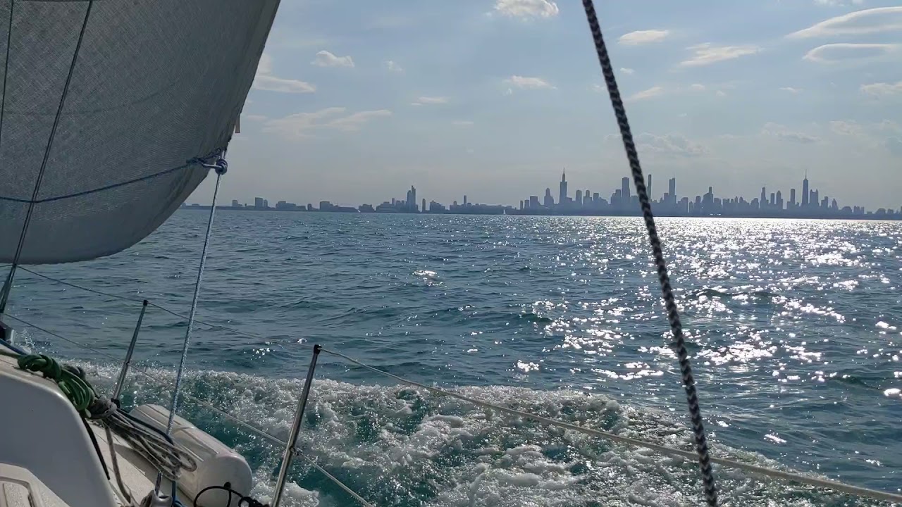 ChicaGo By Boat | Forty-five Seconds of Perfect Sailing - YouTube