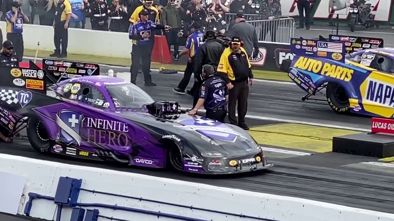 Blower explosion 2020 NHRA Winternationals Round 2 nitro funny car ...