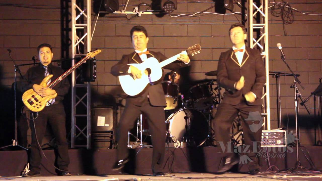 Los Comediantes (Carlos Eduardo Rico en OXNARD) - YouTube