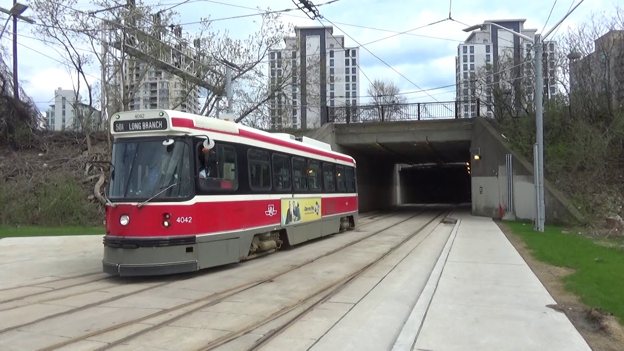CLRV #4042 arrives at Humber Loop - YouTube