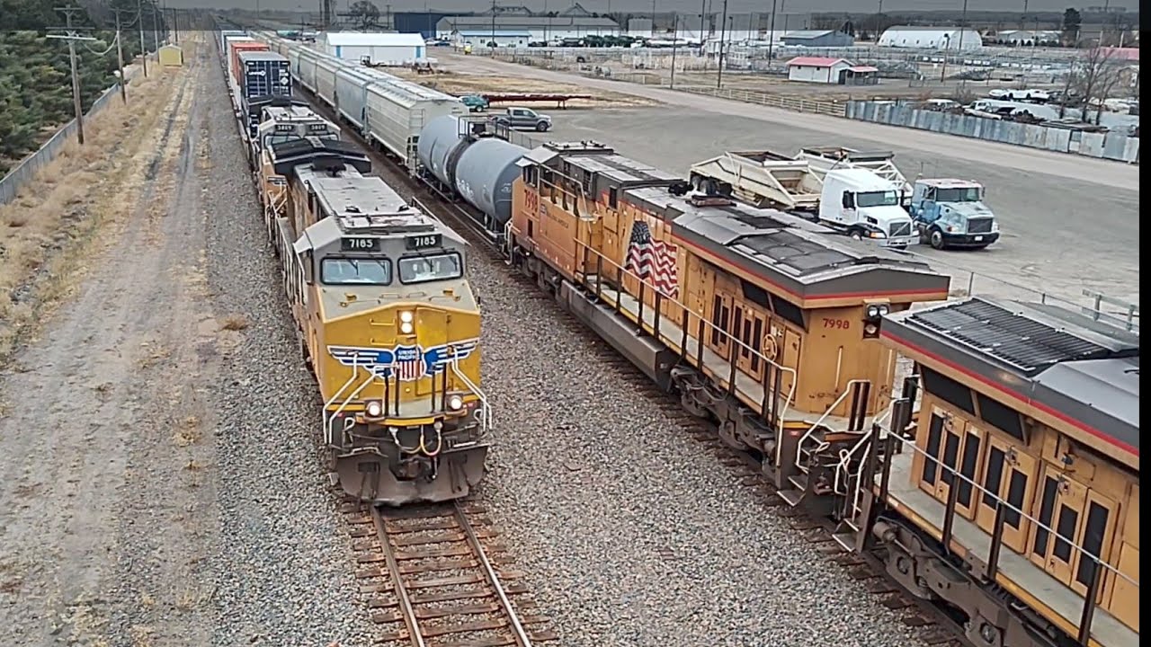 First Train Catch of 2025! Intermodal races by slow freight (Raw Video ...
