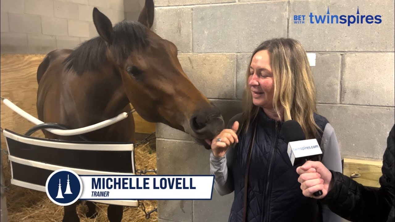 Kevin Kerstein chats with trainer Michelle Lovell trainer of Doncho ...