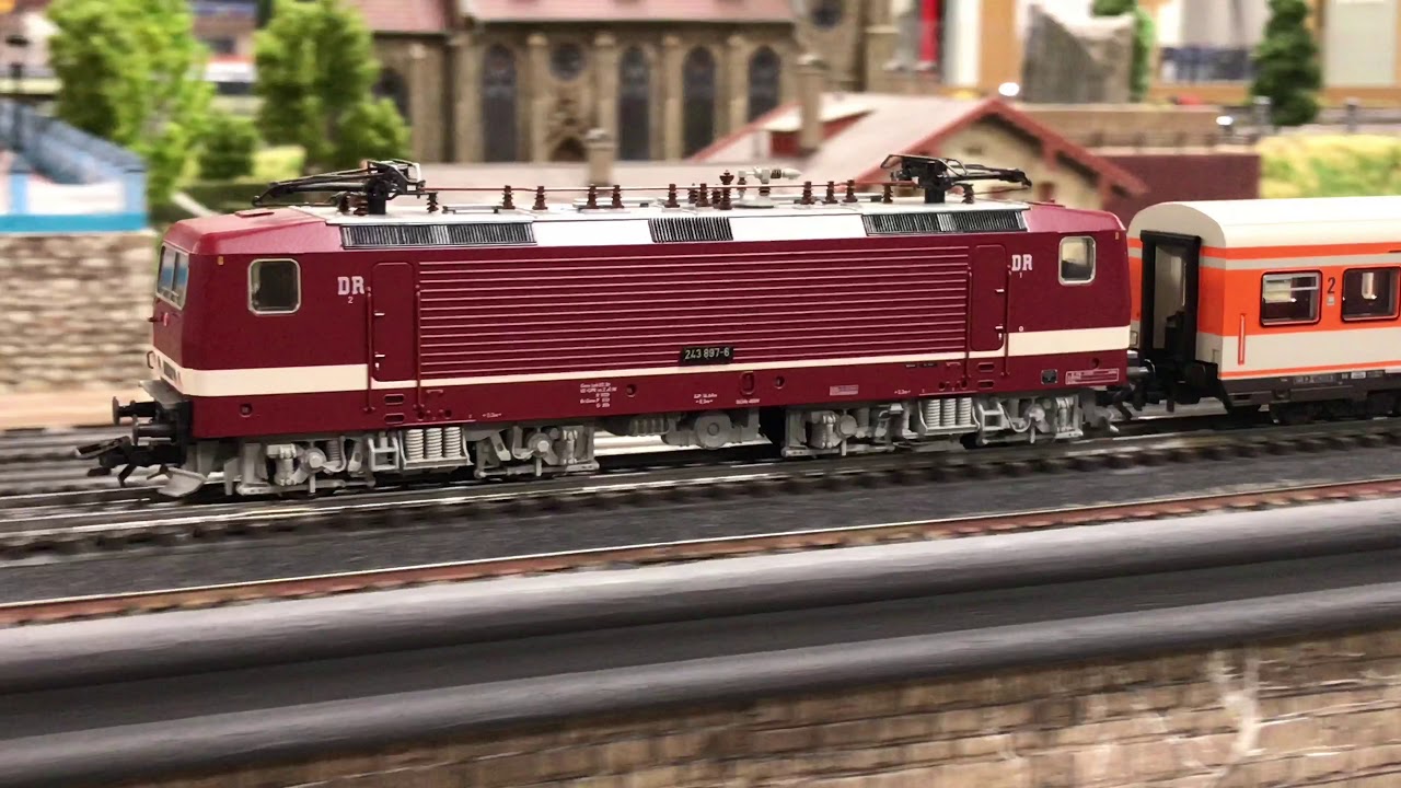 Märklin trains: Br 243 897-6 DR mit X wagen S-Bahn Rhine-Ruhr - YouTube